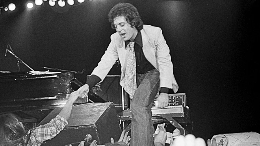 How Billy Joel's Early Bar-Gig Years Shaped "Piano Man" and Why the ...